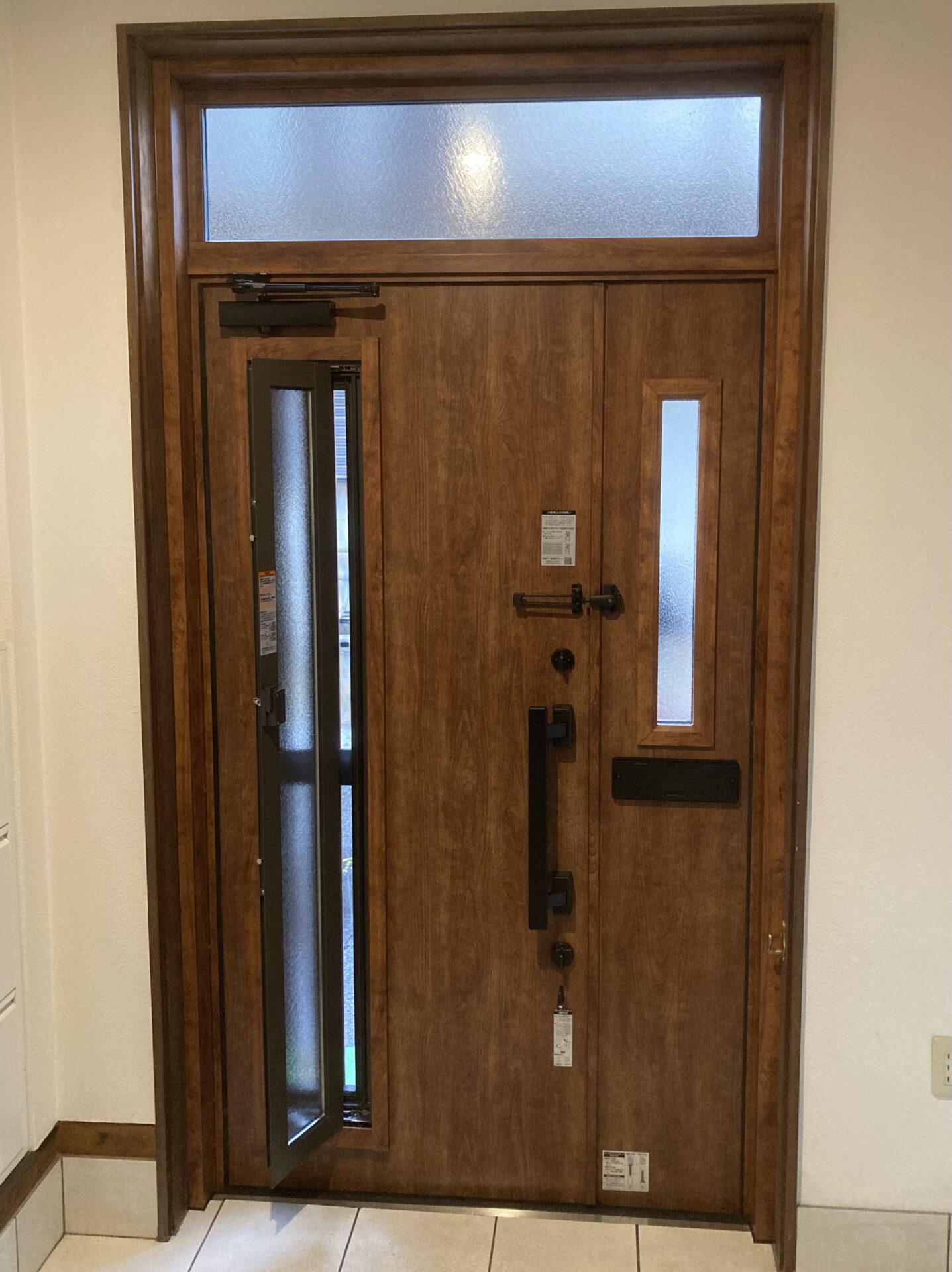 紀の川市・T様 玄関ドアリフォーム工事 施工事例 [ドアリフォーム・玄関ドアリフォーム]｜ミライズプラス